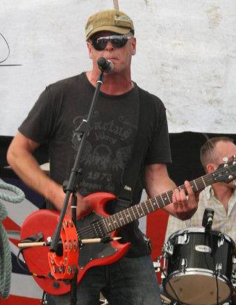 VINYL JUNKIES – John Heston, 7 songs that shaped my world | ALIKIVI ...