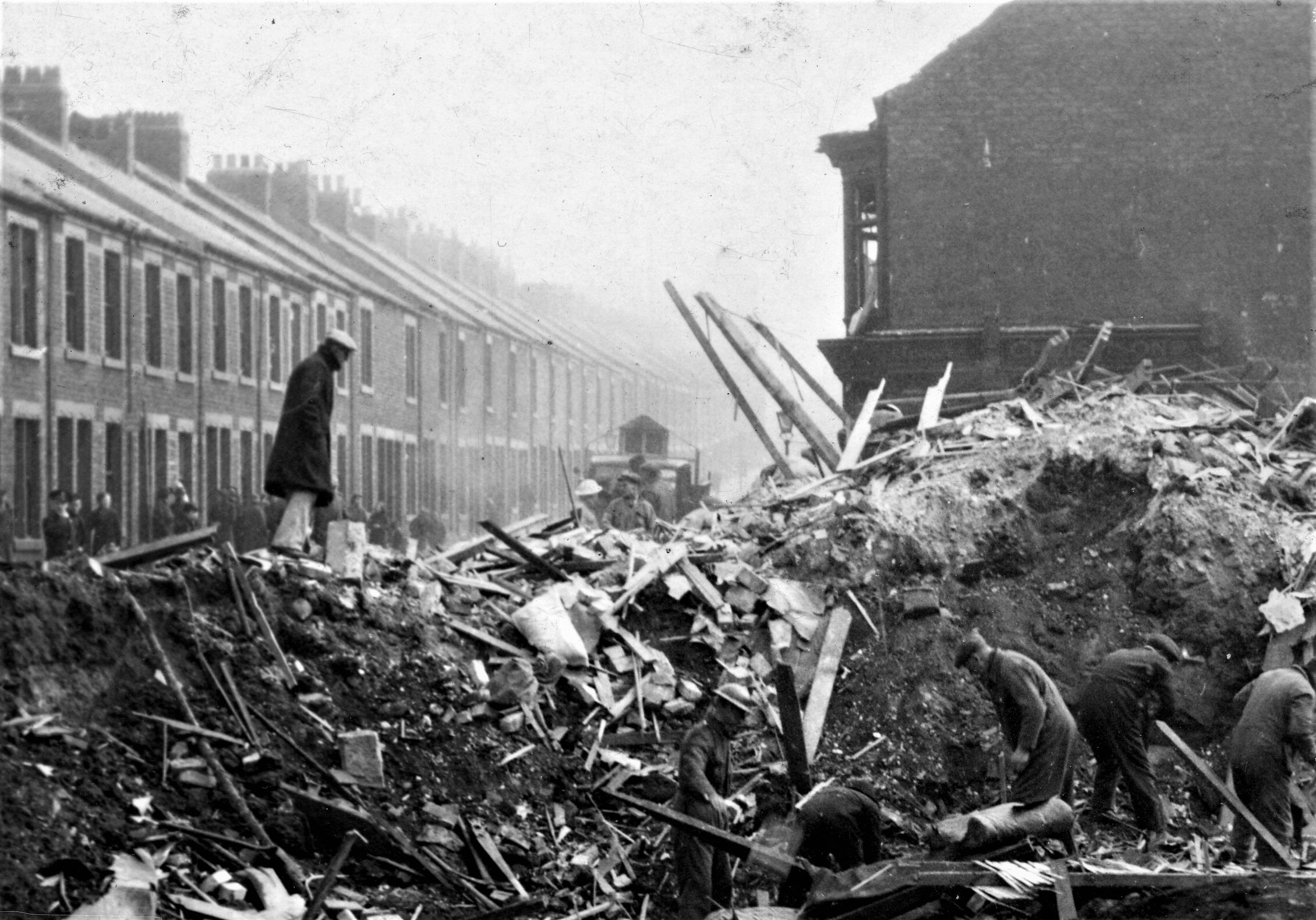 AMY FLAGG WAR DIARIES #4 AUTUMN RAIDS & RESCUES OF ‘41 | ALIKIVI ...